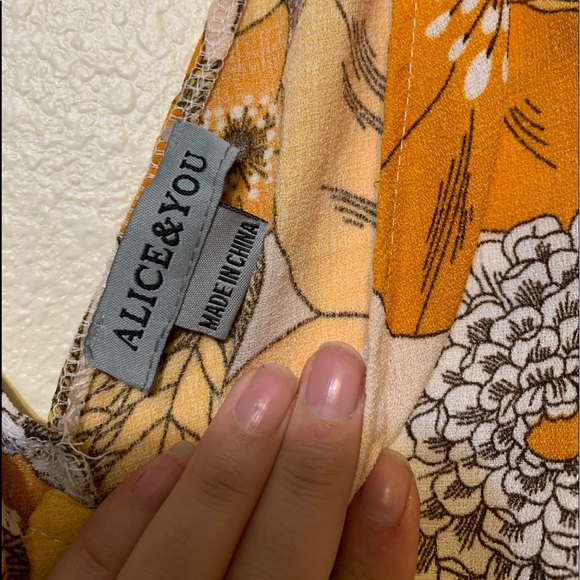 Alice & You | Dresses | Alice You Button Up Floral V Neck Dress 4 ...